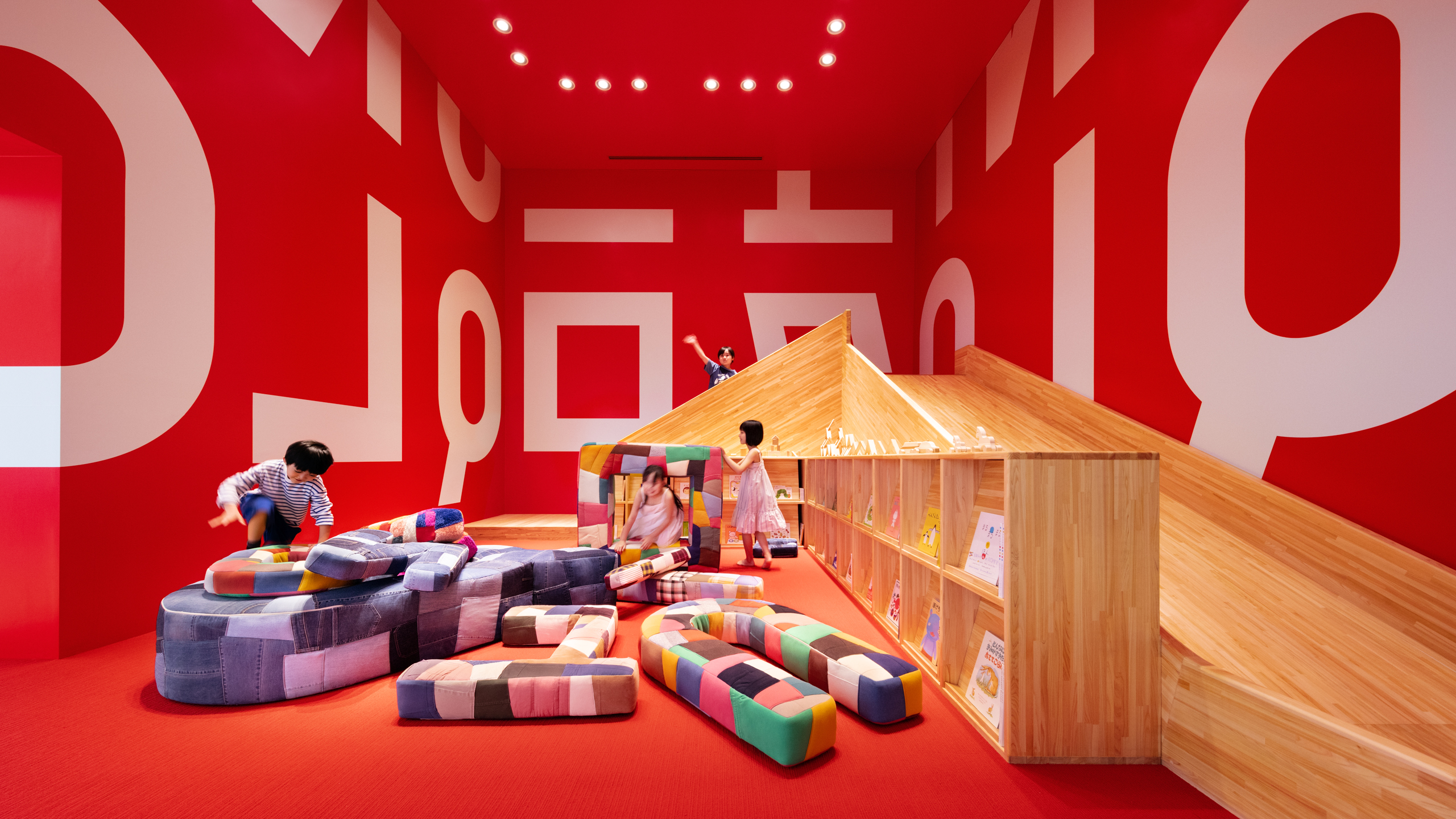 Uniqlo Japanese Logo Uniqlo Operator Upbeat On Europe, N.America After